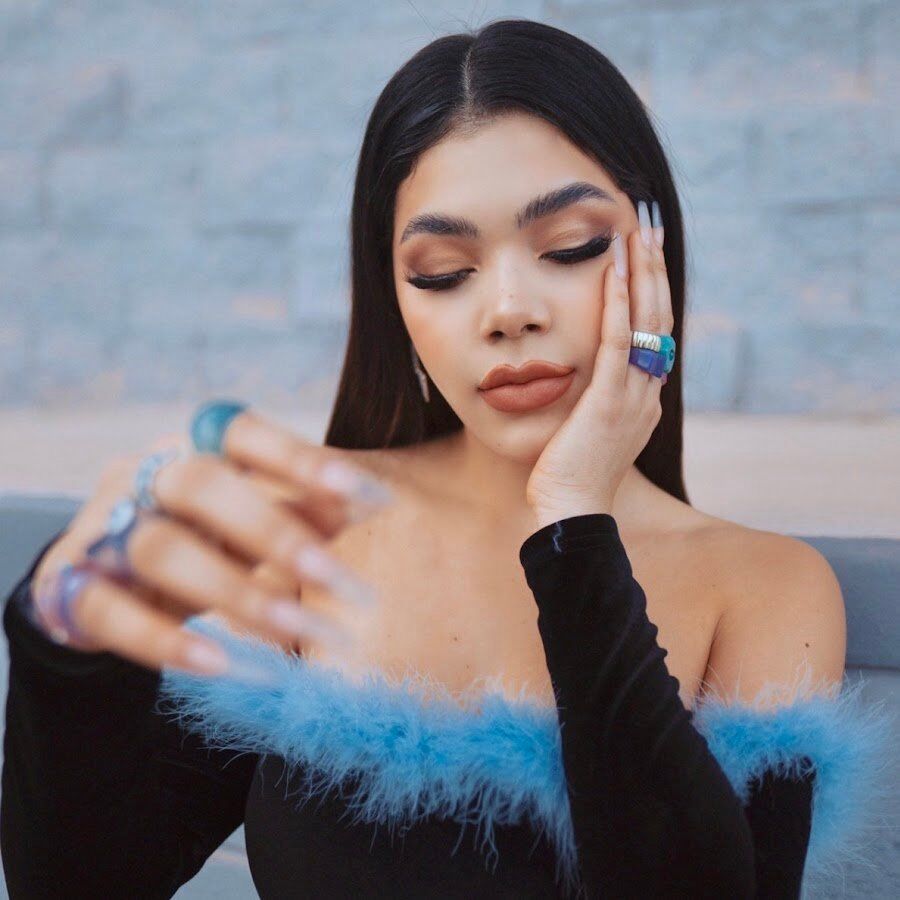 Quién es Kenia OS: Influencer y cantante mexicana